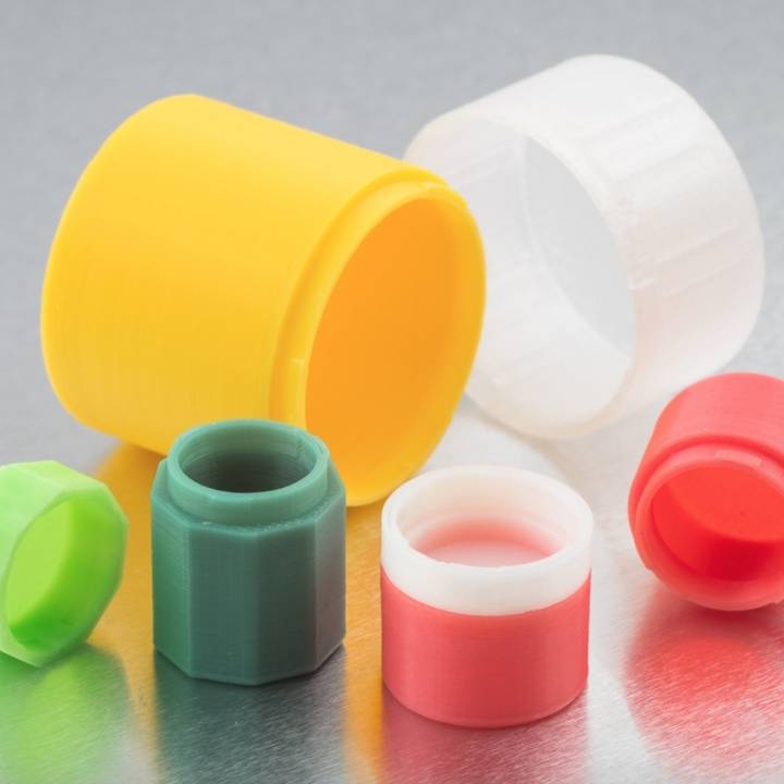 3D Printable Customizable Bayonet Container by Walter Hsiao