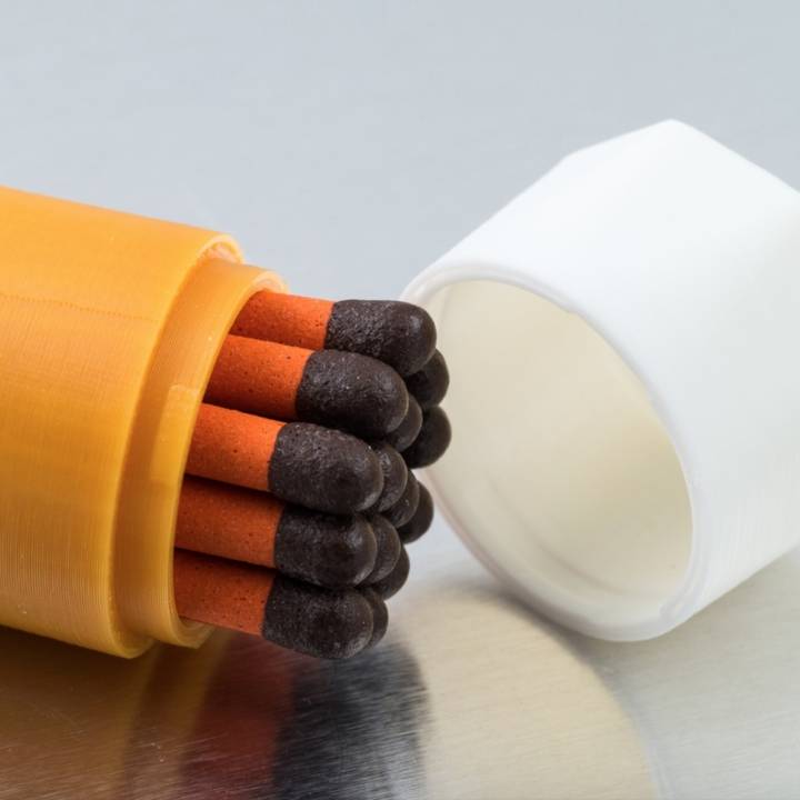 3D Printable Customizable Bayonet Container by Walter Hsiao