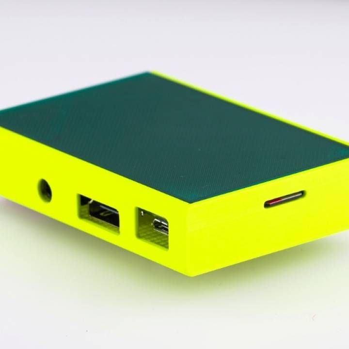 3D Printable Raspberry Pi 2 Case by Walter Hsiao