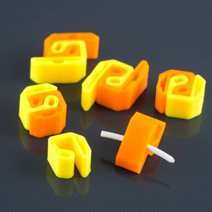 3D Printable 1.75mm Filament Clip by Walter Hsiao