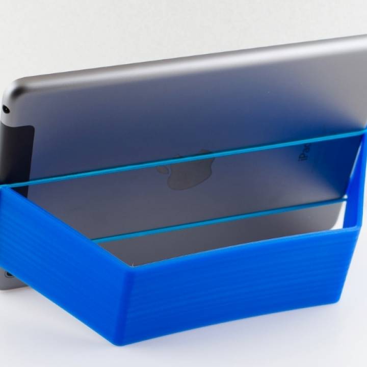 3D Printable iPad Mini Clip Stand by Walter Hsiao
