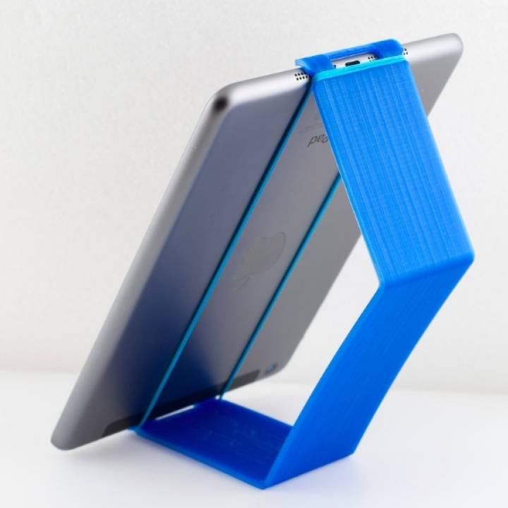 3D Printable iPad Mini Clip Stand by Walter Hsiao