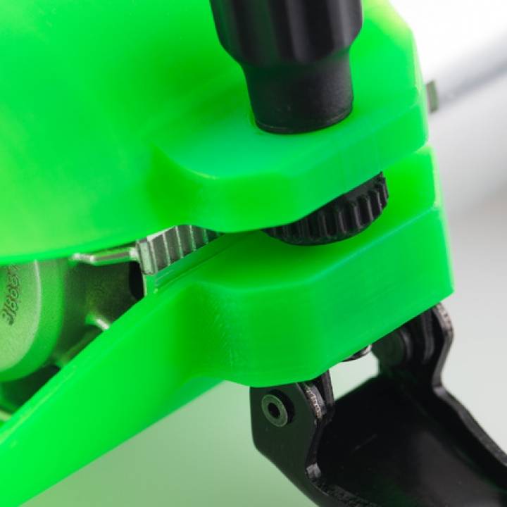 3D Printable Router Base by Walter Hsiao