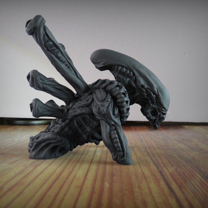 3D Printable Alien - Xenomorph by Printed Obsession