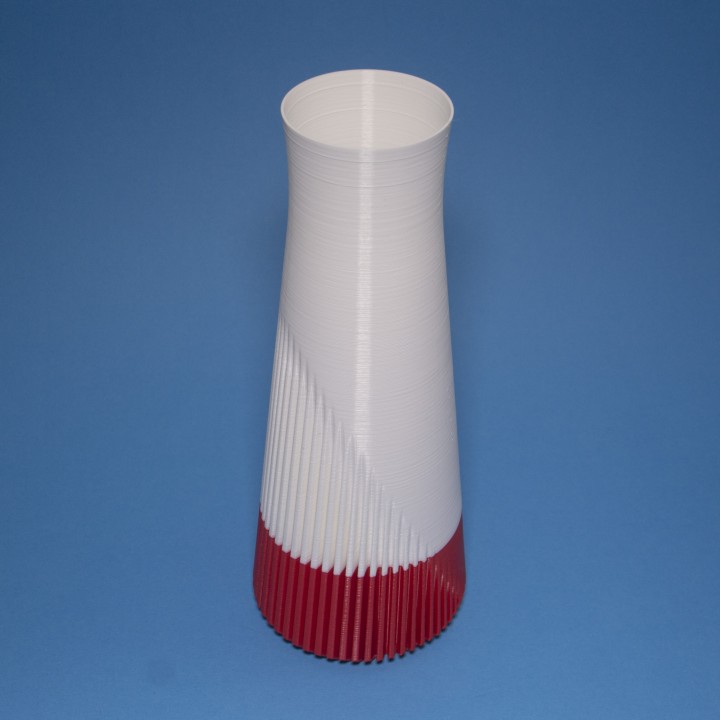 3D Printable Waterfall Vase by Devin Enrique Büchele de Montes