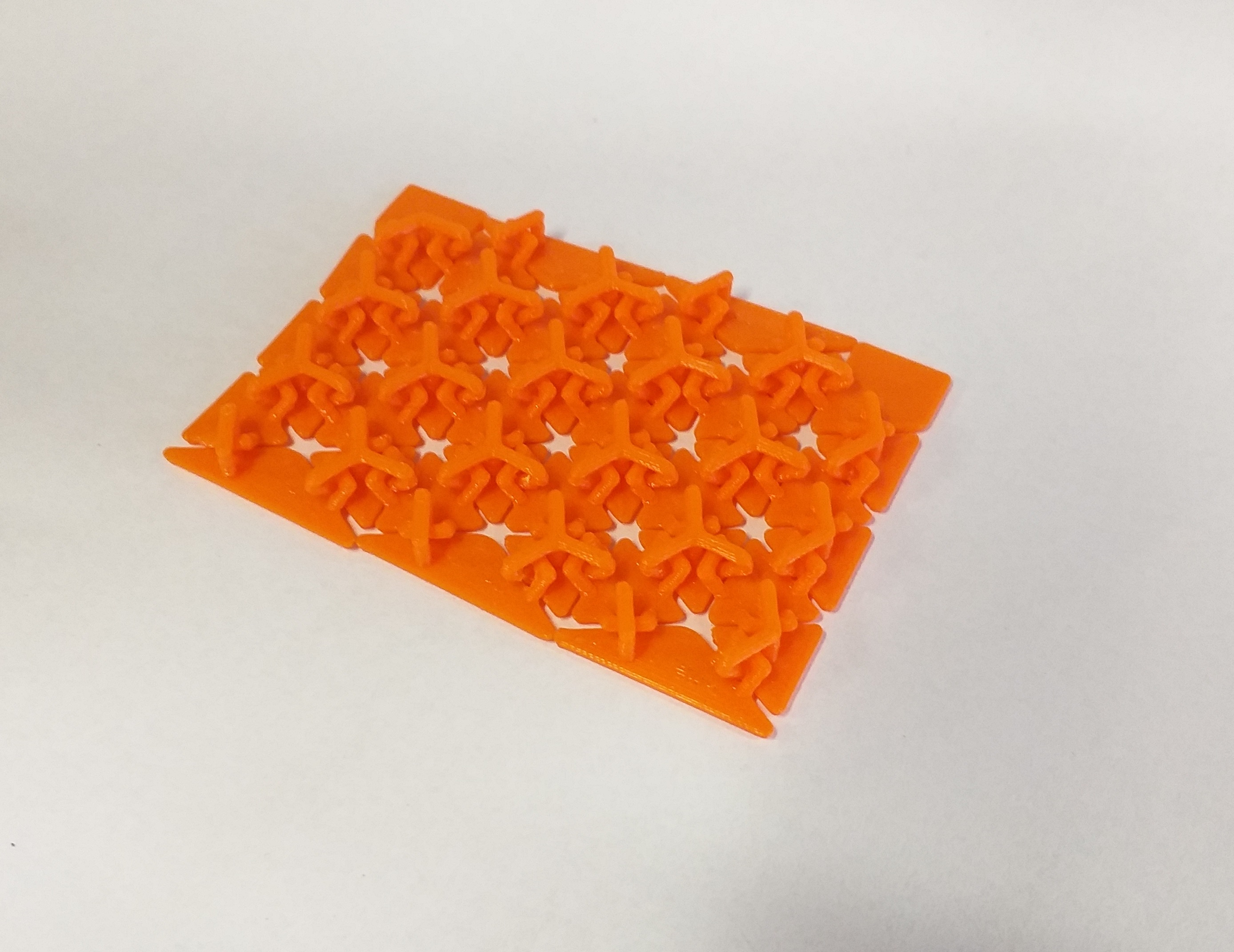 3D Printable Triangle Mesh Fabric by Devin Enrique Büchele de Montes