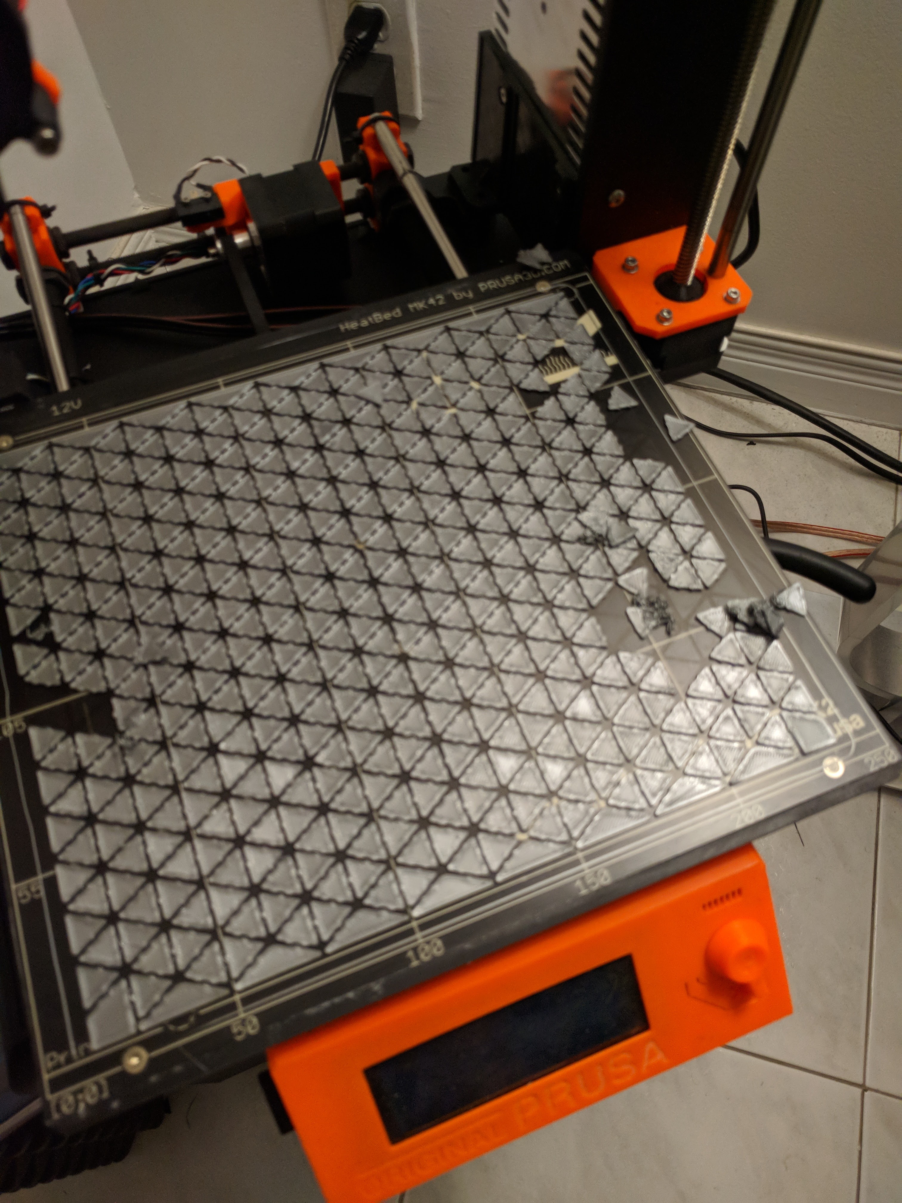 3D Printable Triangle Mesh Fabric by Devin Enrique Büchele de Montes