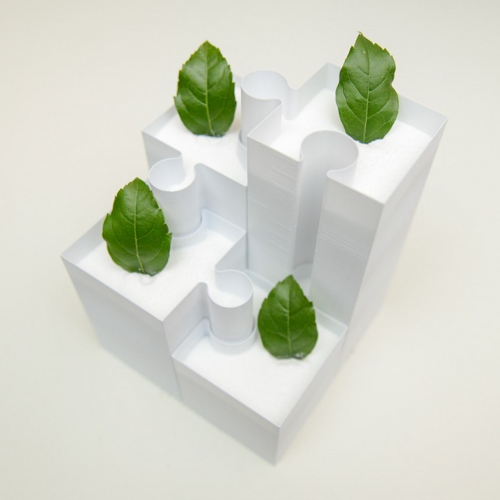 3D Printable Jigsaw Vase by Clockspring