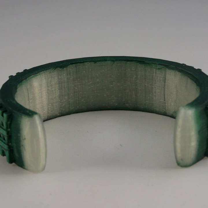 3D Printable Castle Bracelet by Arian Croft