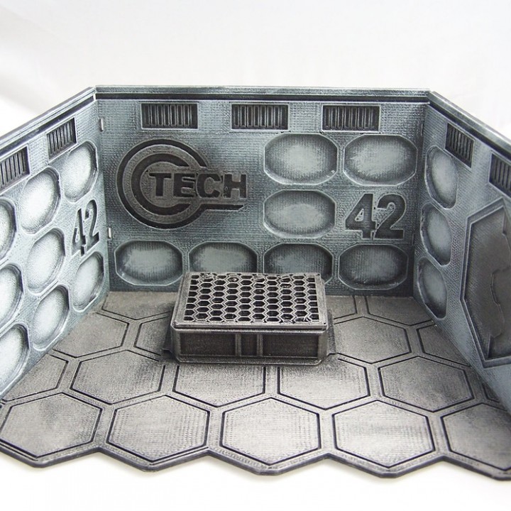 3D Printable Hatch 42 by Arian Croft