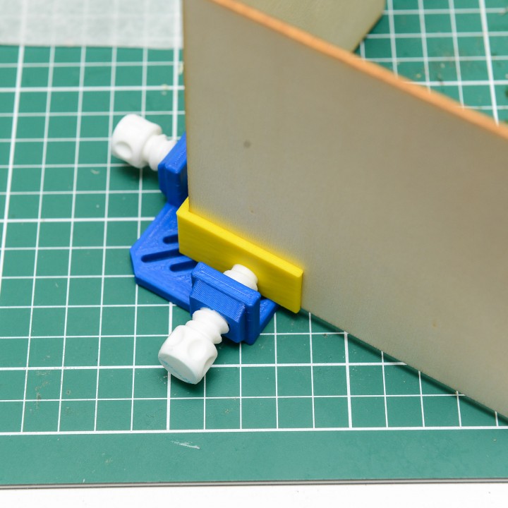 3D Printable Mini Craft Corner Clamp by Clockspring