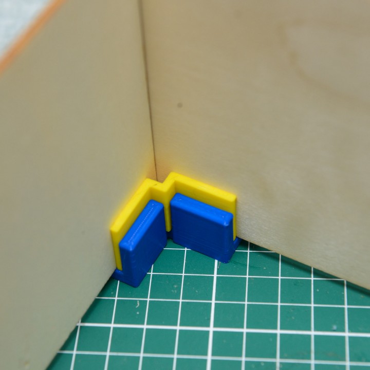 3D Printable Mini Craft Corner Clamp by Clockspring