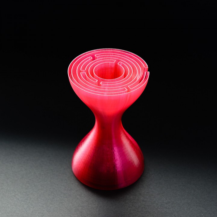 3D Printable Hourglass Maze Vase by Clockspring
