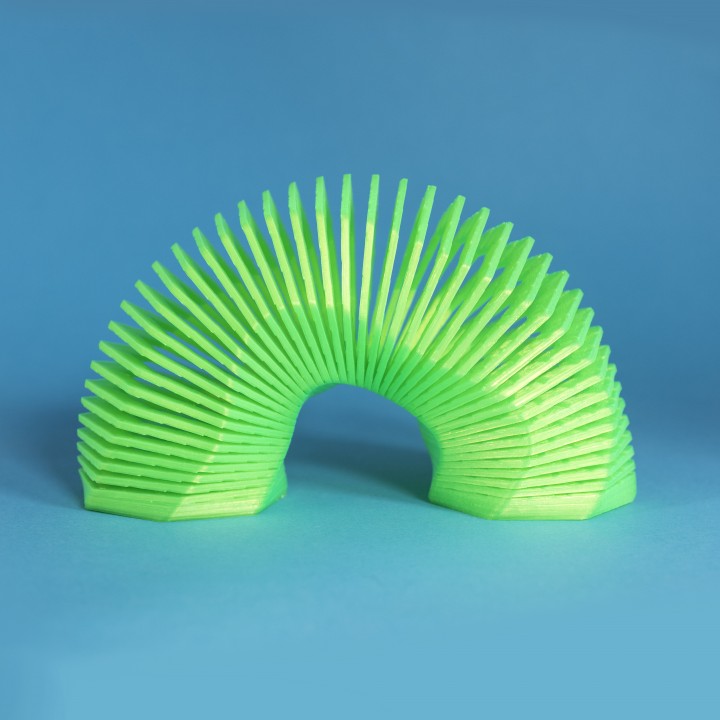 3D Printable Wavy Springo by Devin Enrique Büchele de Montes