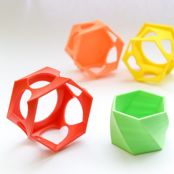 3D Printable Rainbow Hex Twist Box by Clockspring