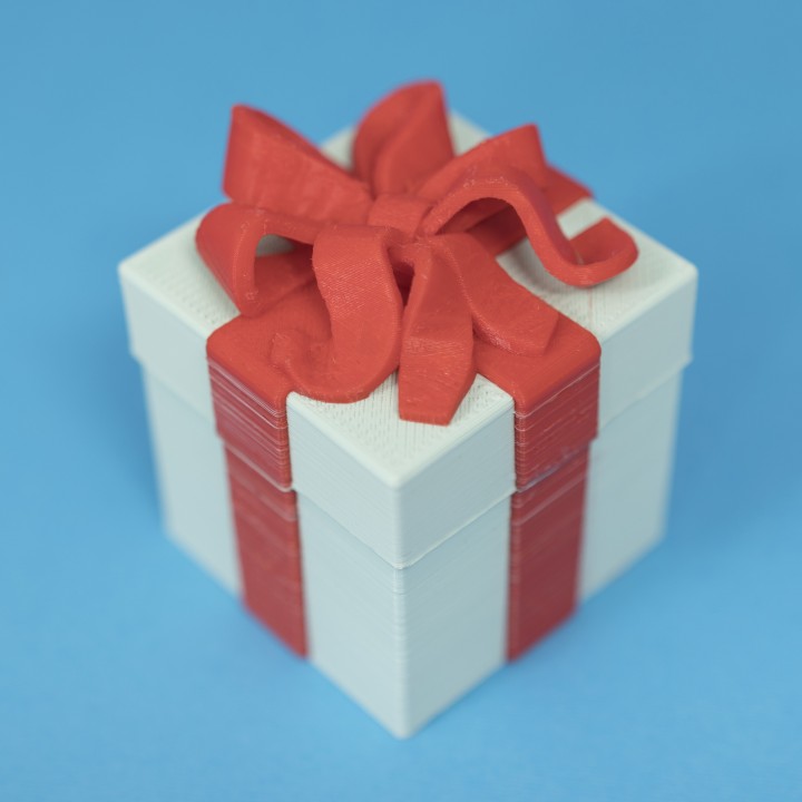 3D Printable Gift Box Container (Dual Color Version) by Devin Enrique ...