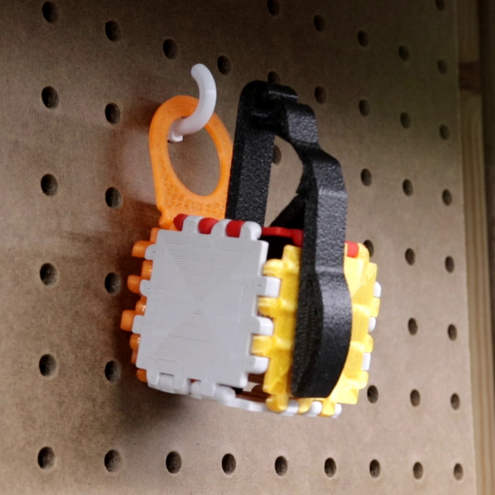 3D Printable Polypanels // Loop Hanger by Devin Enrique Büchele de Montes