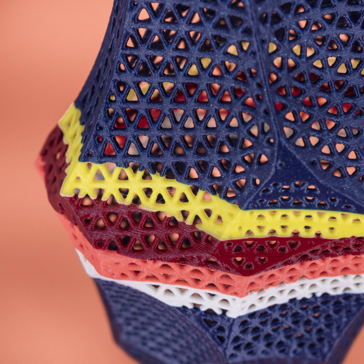 3D Printable Wireframe Flint Vase by Devin Enrique Büchele de Montes