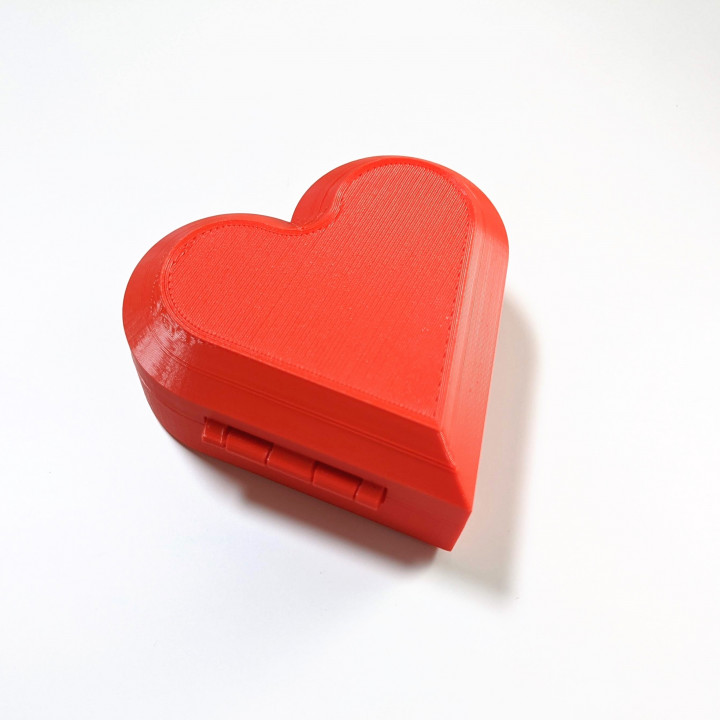 3D Printable Hinged Heart Box (with tutorial video!) by Clockspring