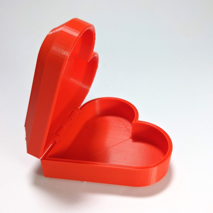 3D Printable Hinged Heart Box (with tutorial video!) by Clockspring