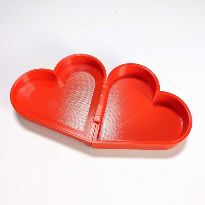 3D Printable Hinged Heart Box (with tutorial video!) by Clockspring
