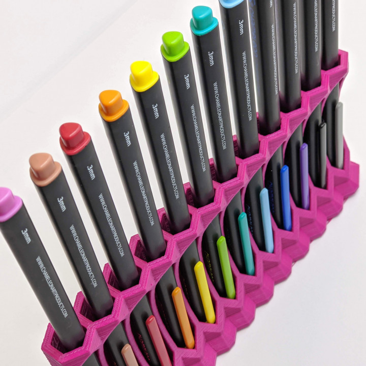 3D Printable Chameleon Pen Stand by Clockspring