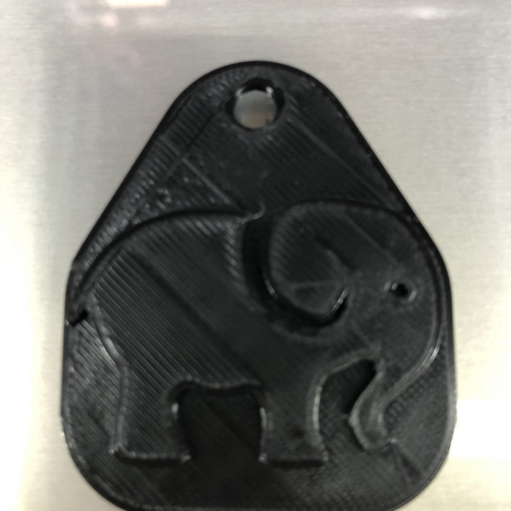 3D Printable keychain elephant by raimonvibe