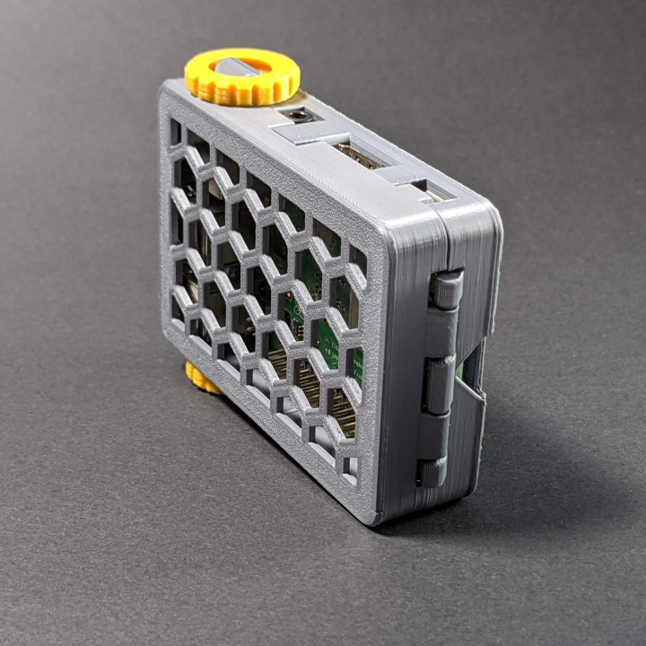 3D Printable Hinged Raspberry Pi case (3B+ etc) by Clockspring