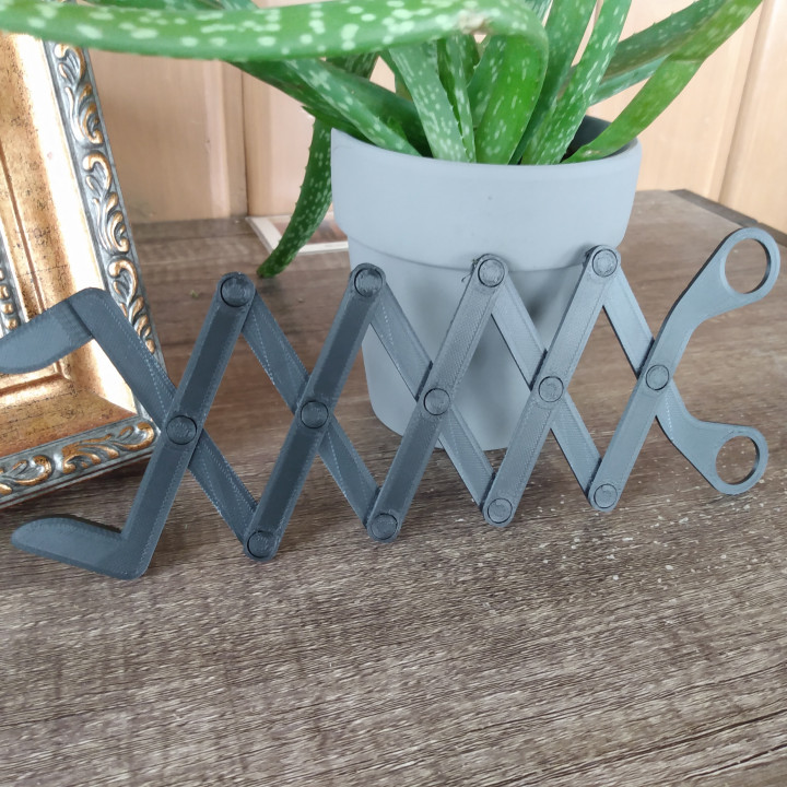 3D Printable Accordion Grabber Claw (Print-In-Place) by Jimmy Erikson