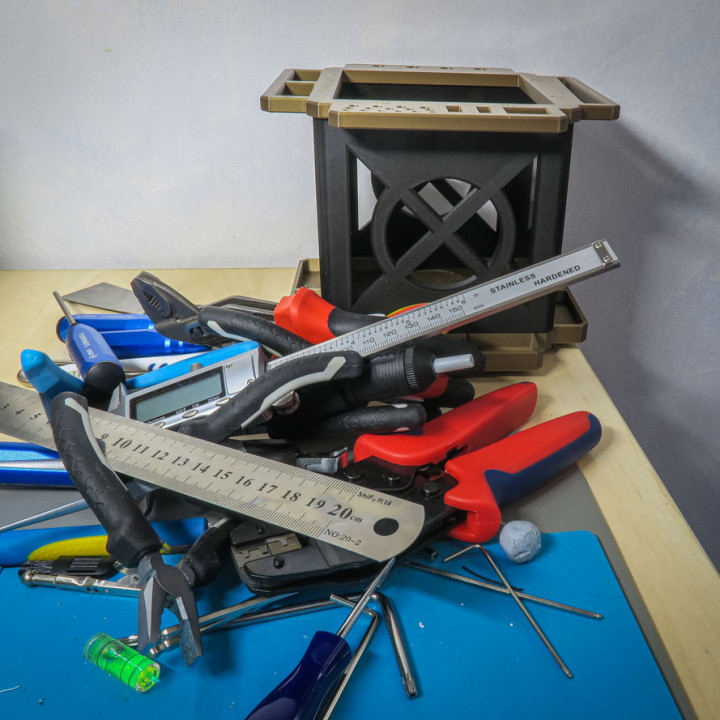 3D Printable Rotating Tool Caddy by moXDesign