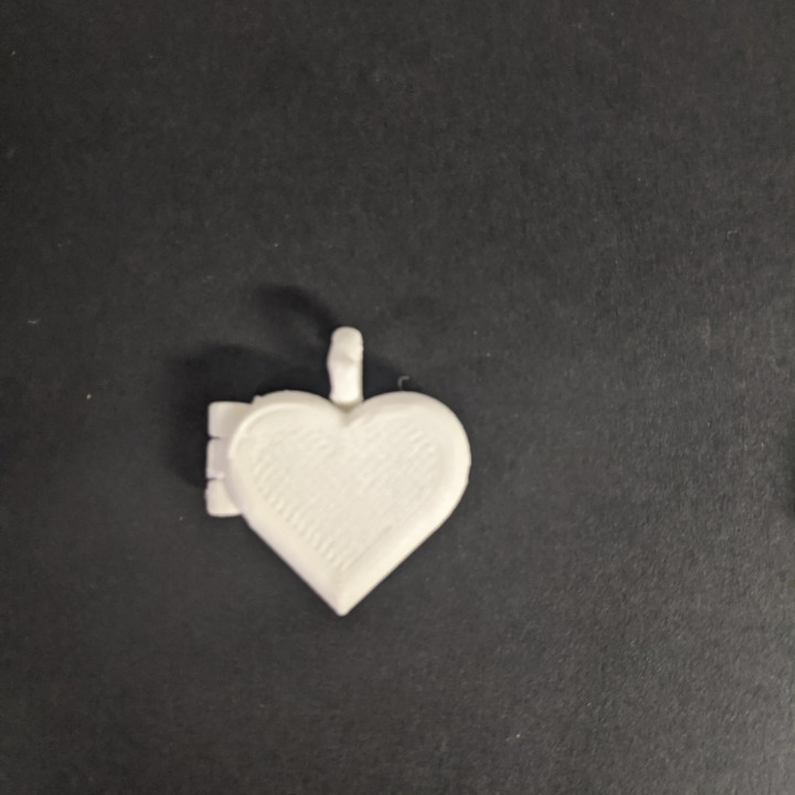 3D Printable Heart Locket by Rachel B