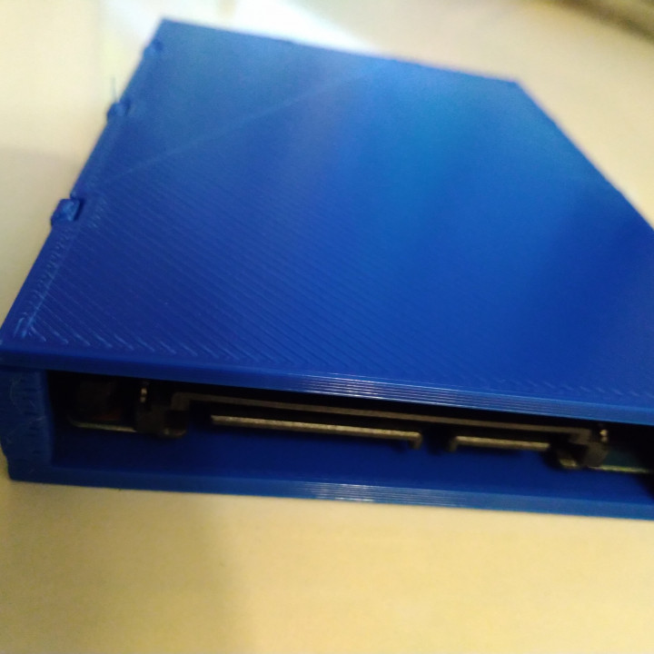 3D Printable HDD enclosure box by Ulaş Arda Can