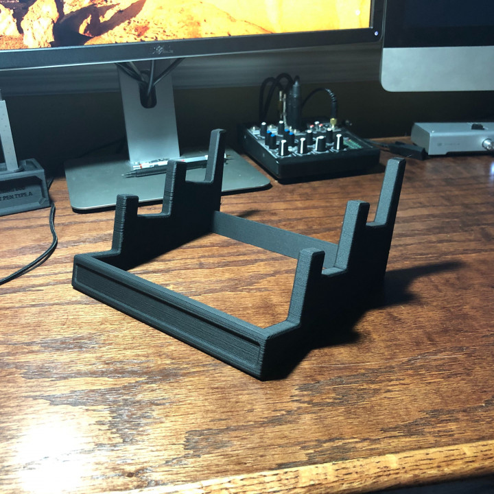 3D Printable 3 Layer Mechanical Keyboard Display Stand by Coley Chapman