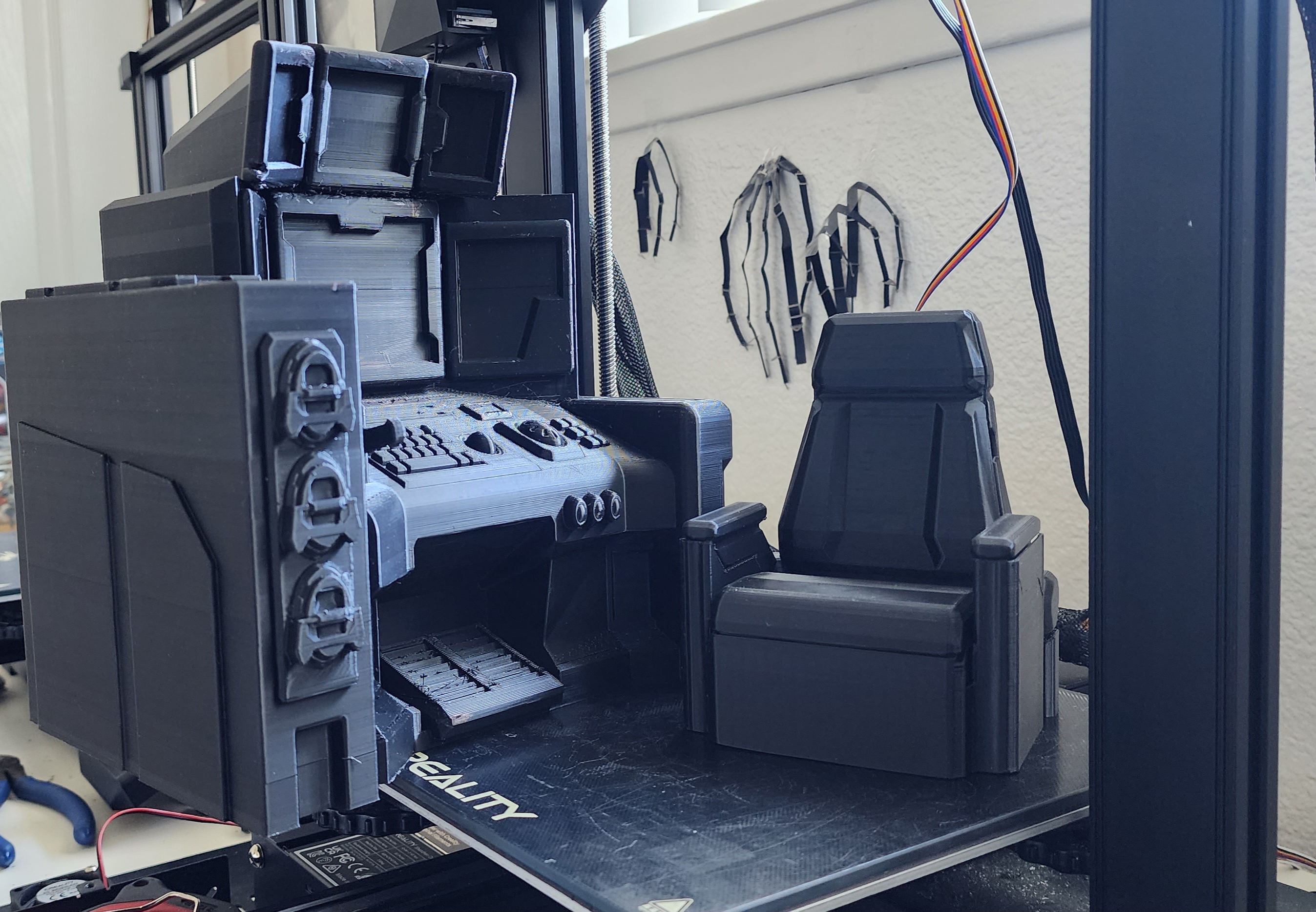 3D Printable Computer Station by 2nd Dynasty