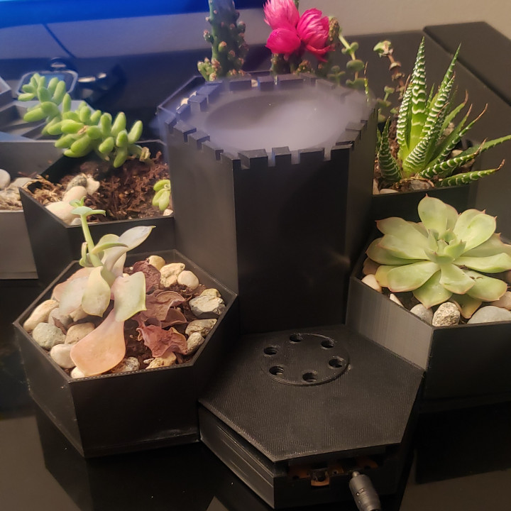 3D Printable Humidifier Planter by Hander