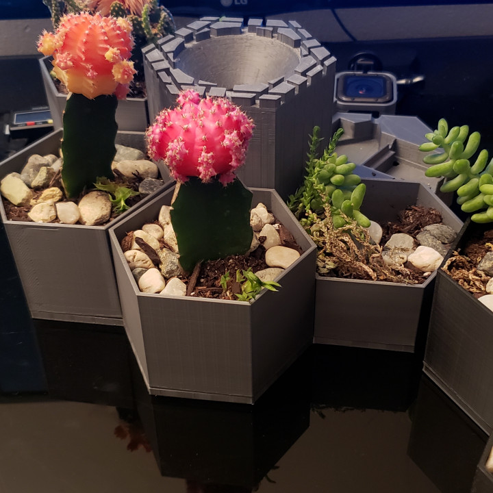 3D Printable Humidifier Planter by Hander