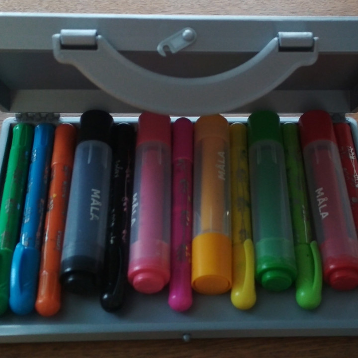 3D Printable Small Suitcase by medyk3D