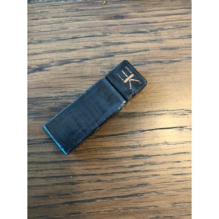 3D Printable USB stick cover for swivel USBs by EK Design Lab