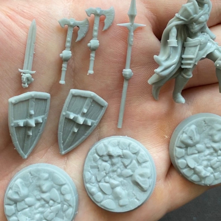 3D Printable Undead Warrior (battle stanse) by Creature Armory