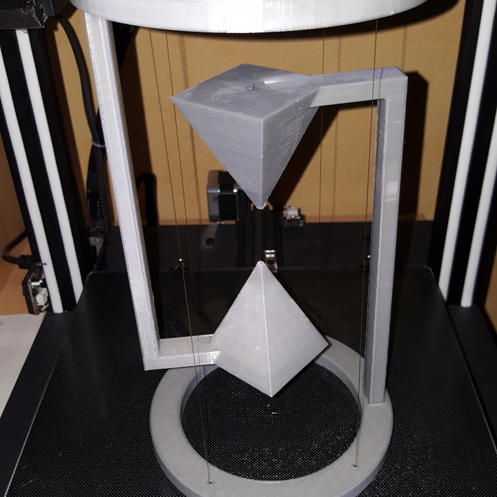 3D Printable tensegrity pyramide by Philipp