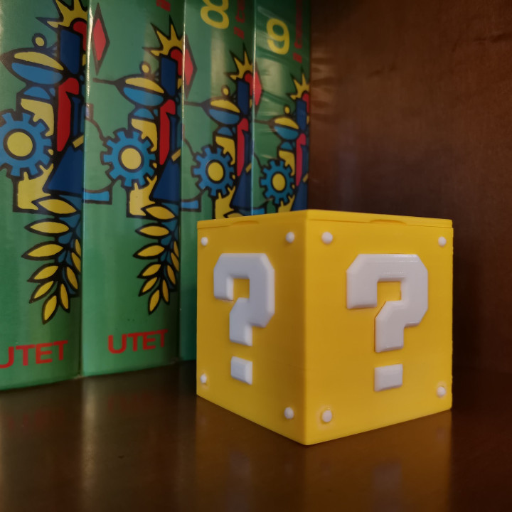 3D Printable Mario Mystery Box by Luca