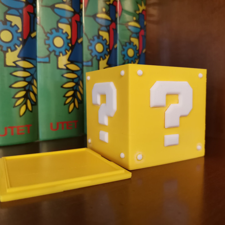 3D Printable Mario Mystery Box by Luca
