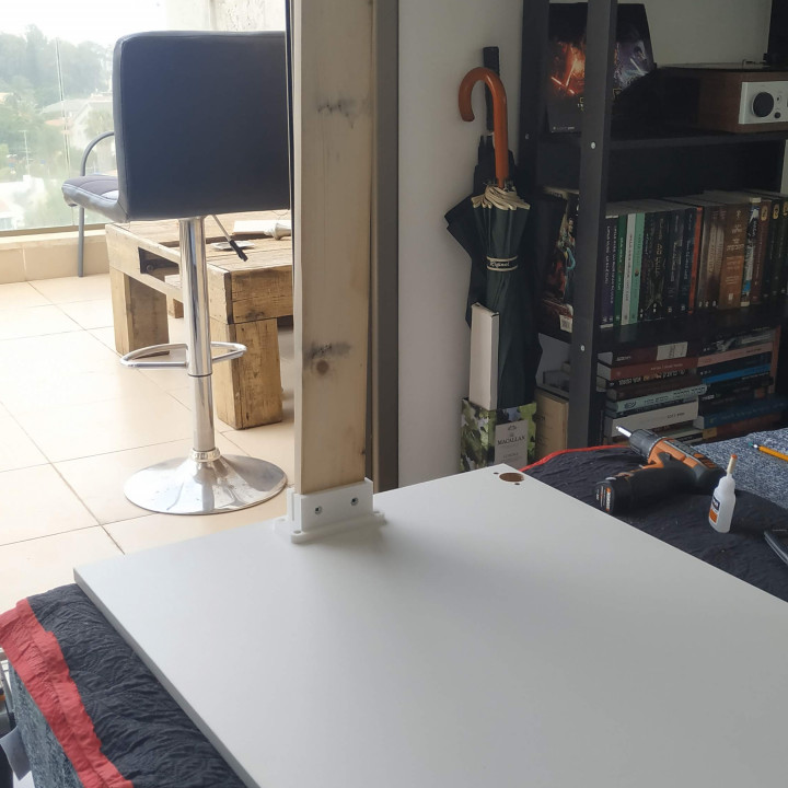 3D Printable desk leg by Tal Atiya