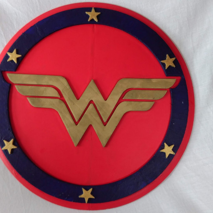 3D Printable Wonder woman shield (DC super hero girls) by M Stonier