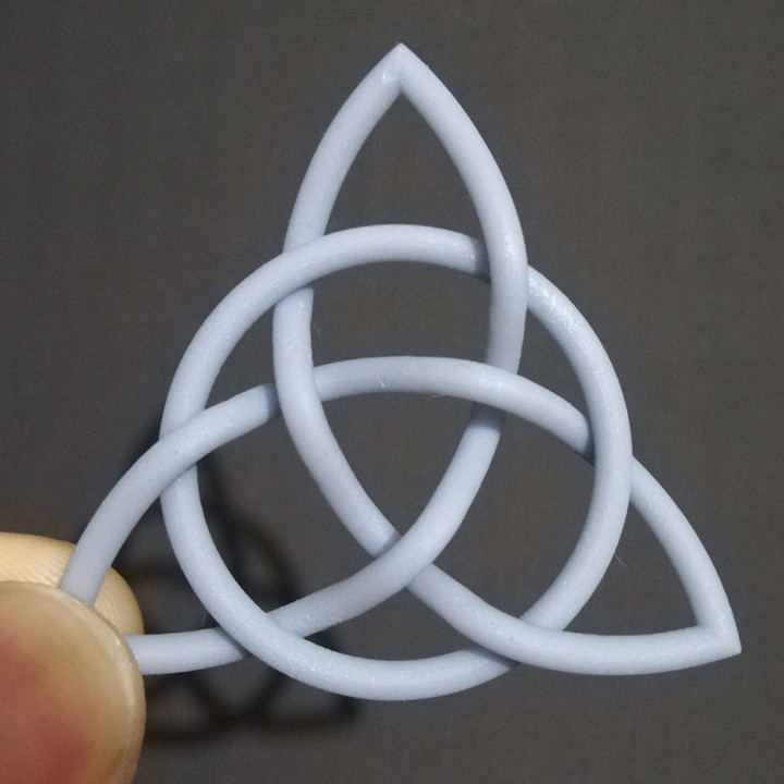 3D Printable Triad with inner circle by Adler