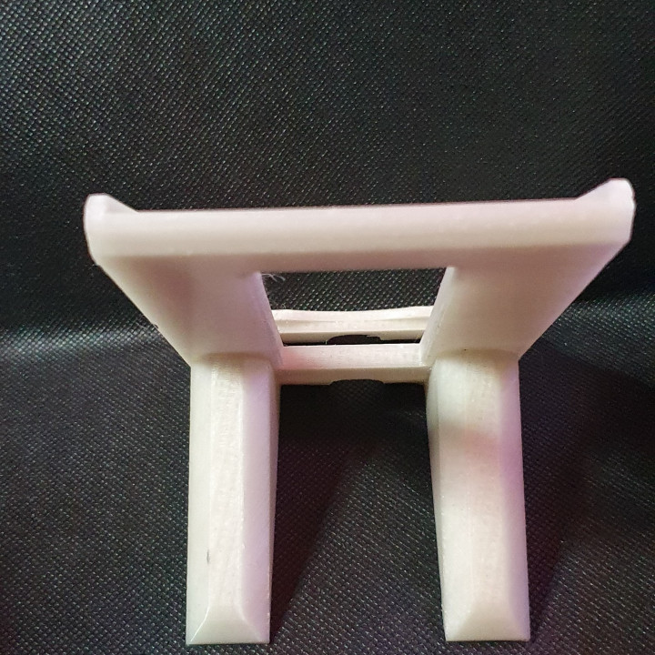 3D Printable Super simple Phone holder by Nick bolton