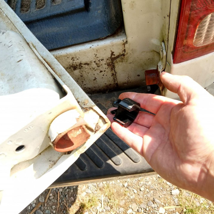 3D Printable Full set of Replacement Ford Tailgate Bushings by Nate