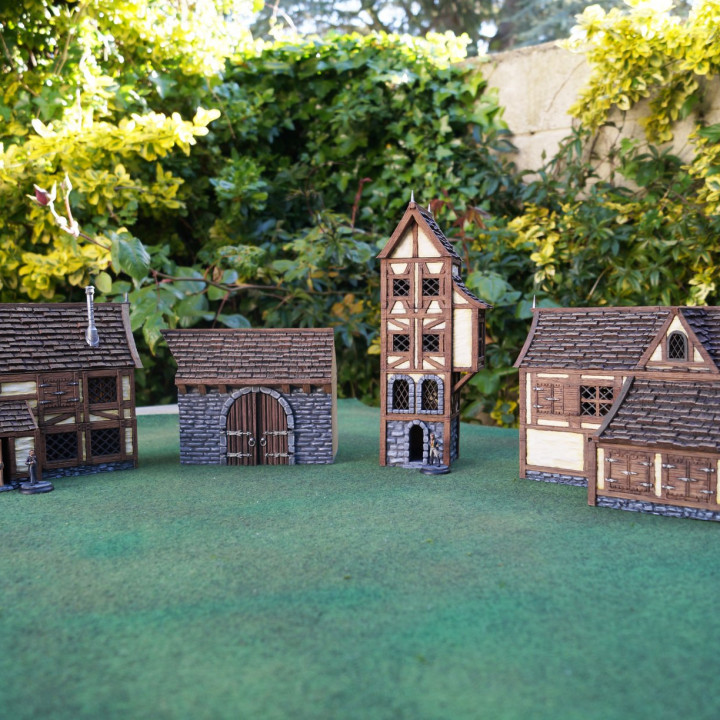 3D Printable Medieval Coaching Inn by Black Magic Pixels