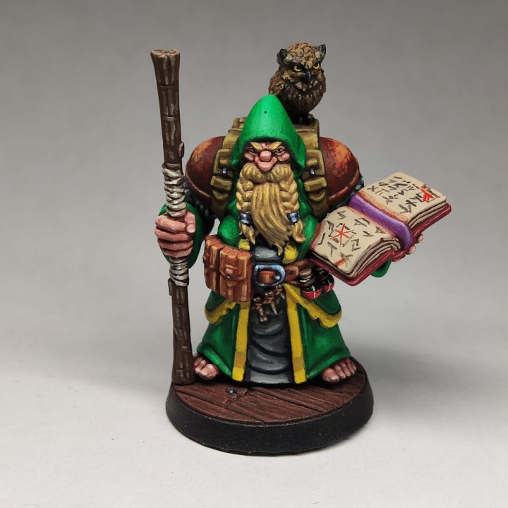 3D Print of Dramnir - Dwarf Wizard with owl - 32mm - DnD by J-Kay
