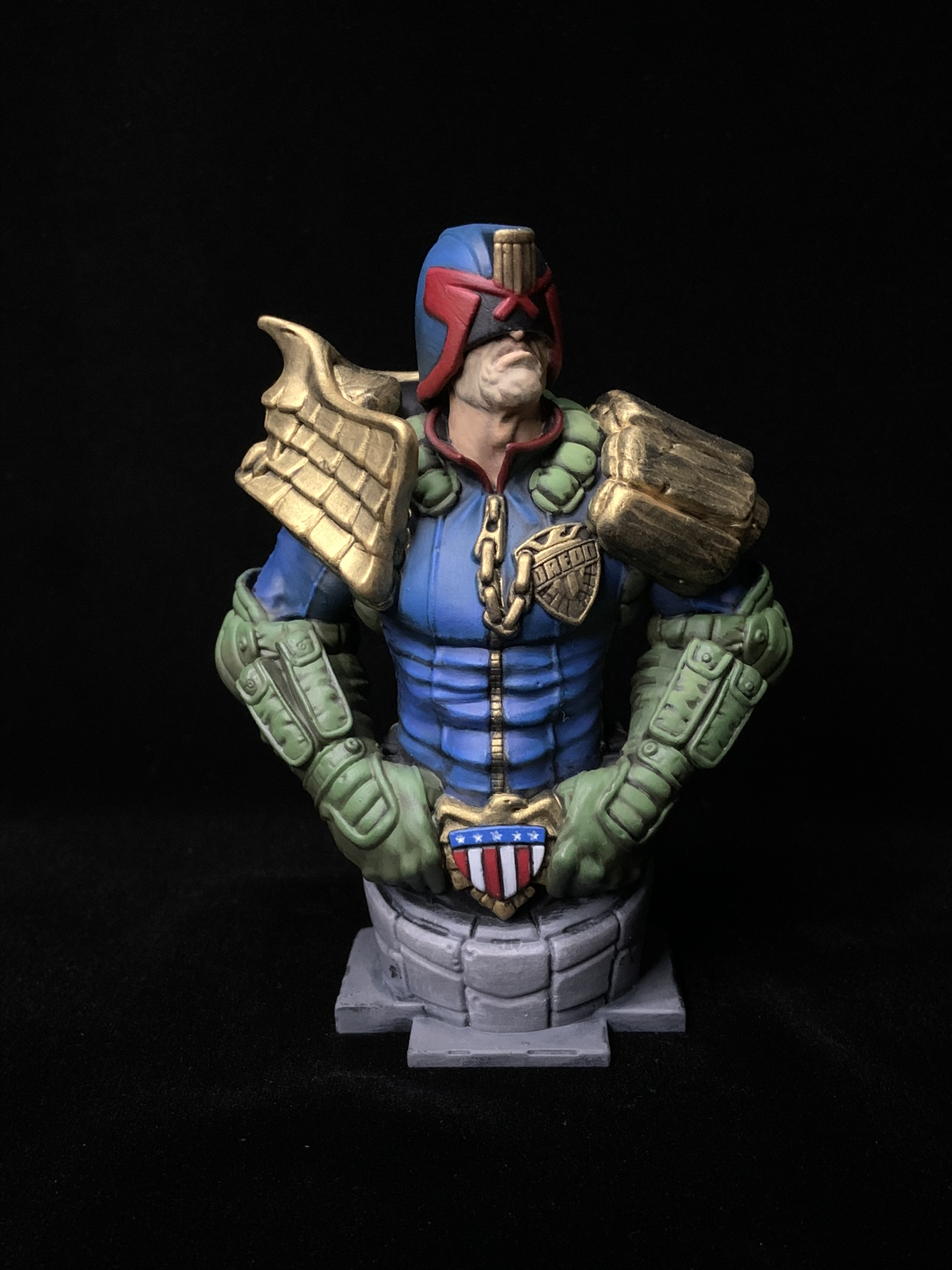 3D Printable Judge Dredd bust (fan art) by Eastman